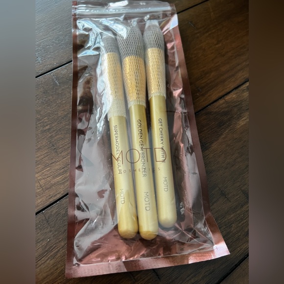 M.O.T.D. | Makeup | Motd Gold Goddess Face Brush Set | Poshmark